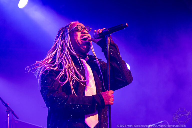 EXTREME Resurfaces with Living Colour in Stellar Performance at The Van ...